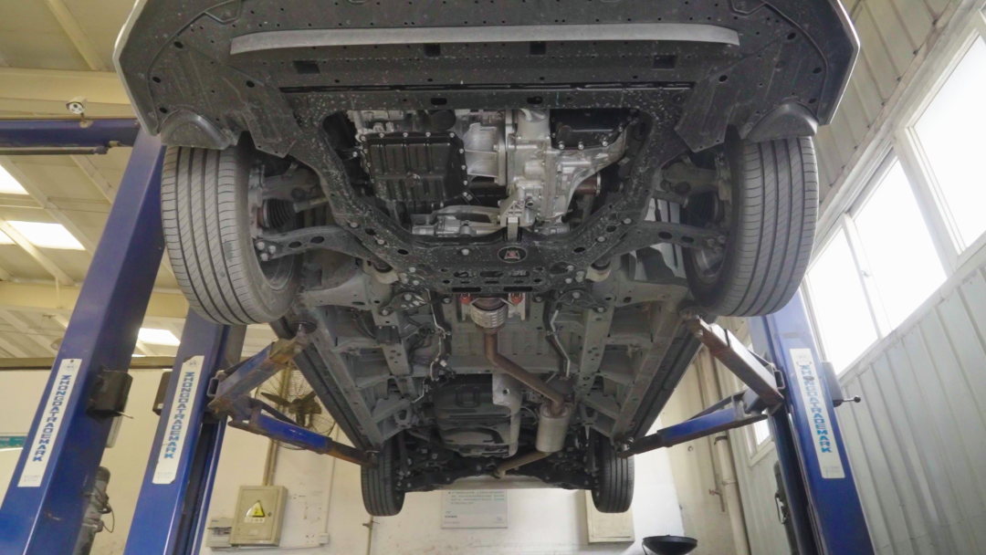 20万的广汽传祺M8大师版和40万的E9宗师底盘有何区别？_凤凰网汽车_凤凰网