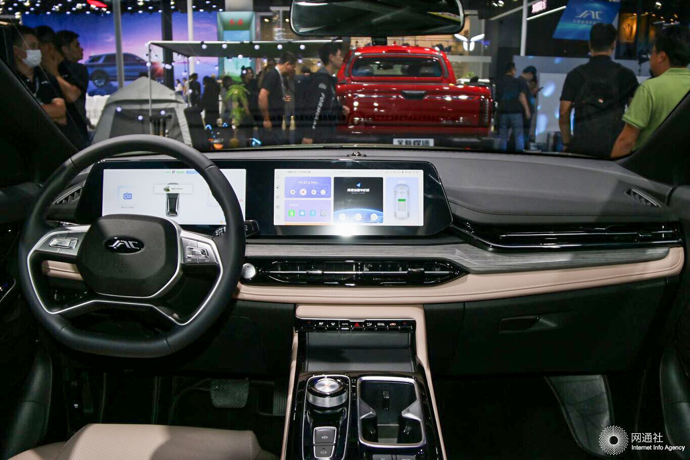 售价12.99万起/推3款车型 江淮QX PHEV上市_凤凰网汽车_凤凰网