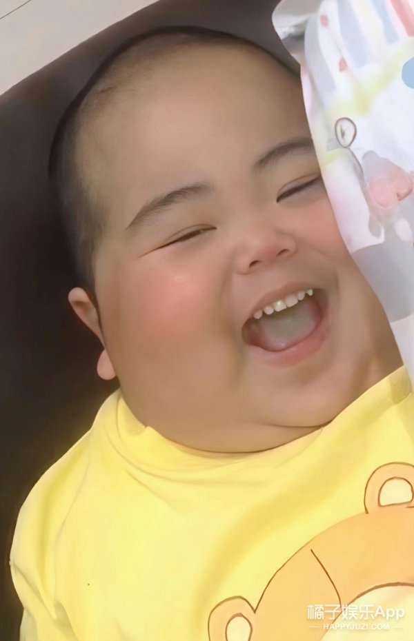 还记得表情包男孩Tatan吗？他长这么大啦_凤凰网