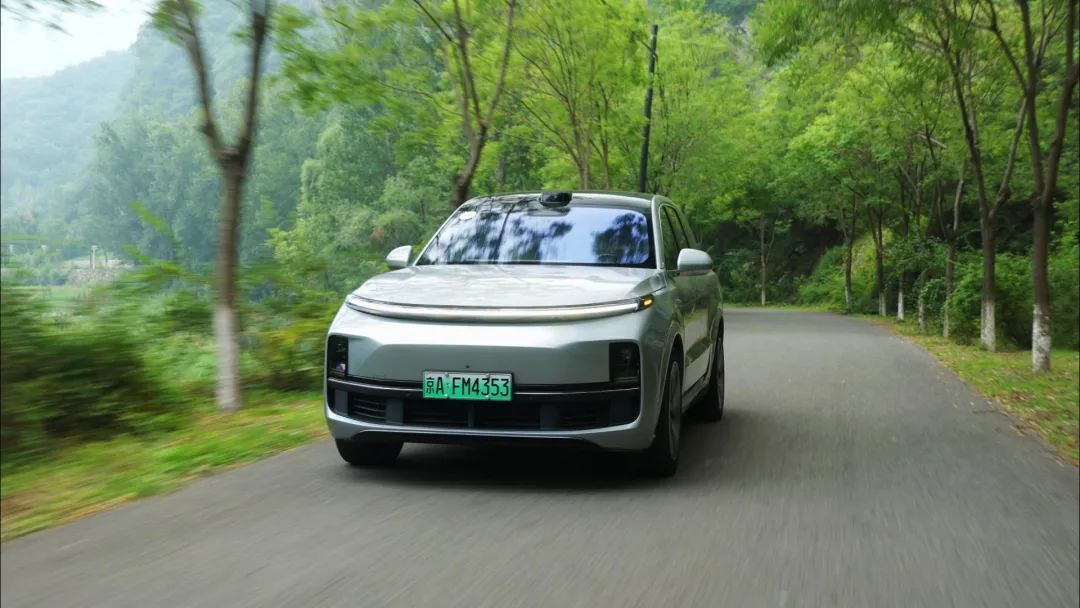 理想升级OTA5.0，PRO和AIR用户表示羡慕嫉妒恨__凤凰网