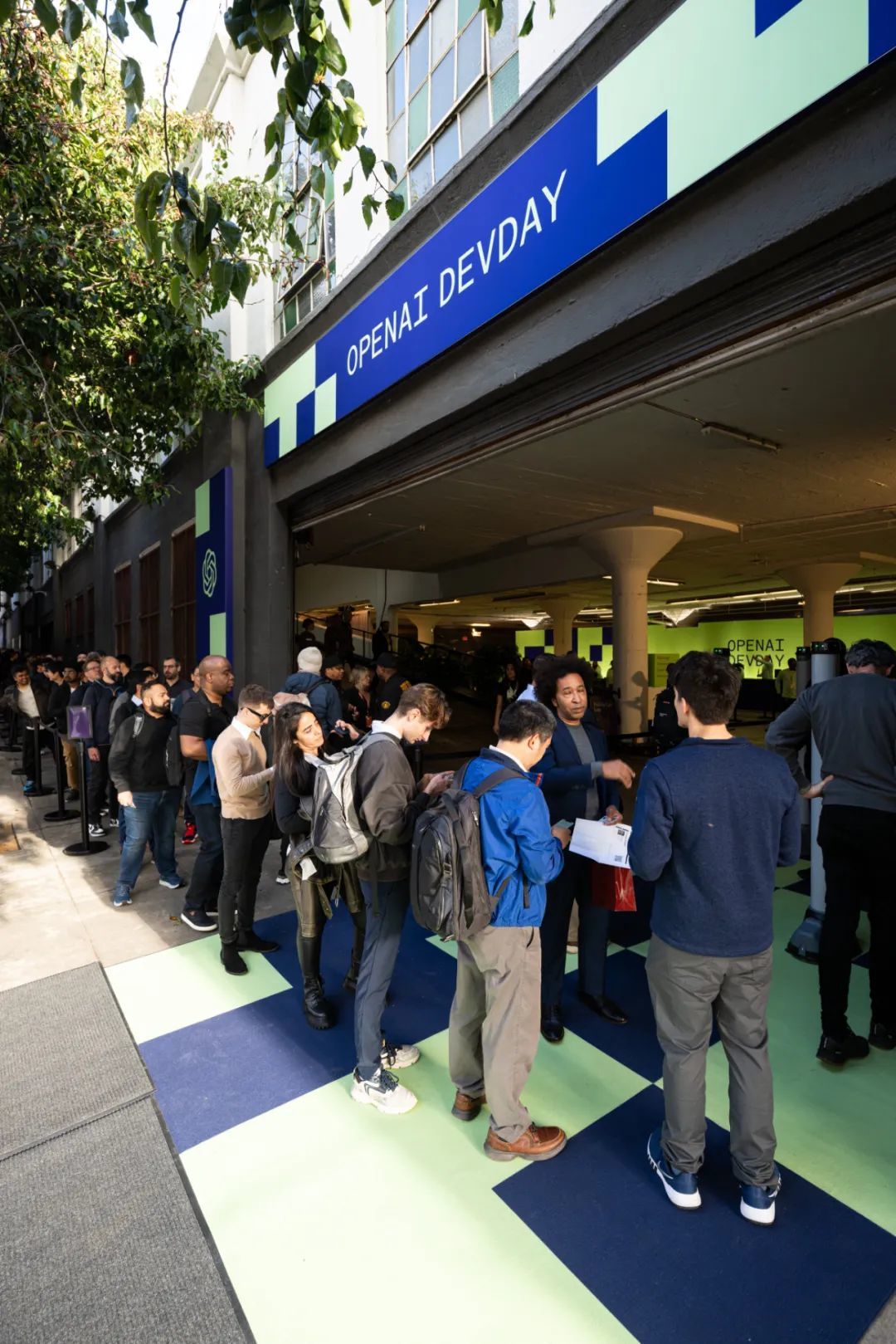 创新力时代变革中的苹果和OpenAI_凤凰网