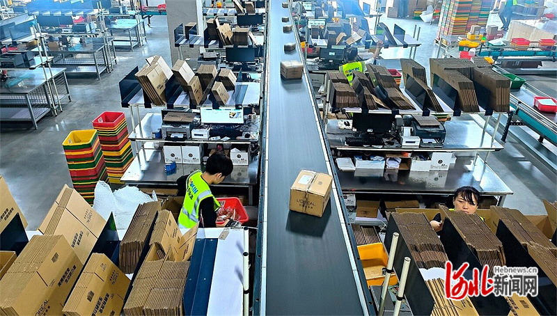 记者走基层｜智慧分拣让快递“跑”得更快_凤凰网