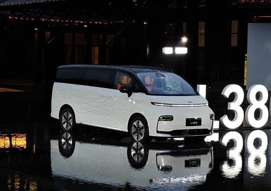 LEVC L380正式上市 售37.99-47.99万元_凤凰网