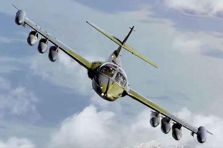 1273. 遮天蜻蜓——A-37“蜻蜓”攻击机越战二三事_凤凰网