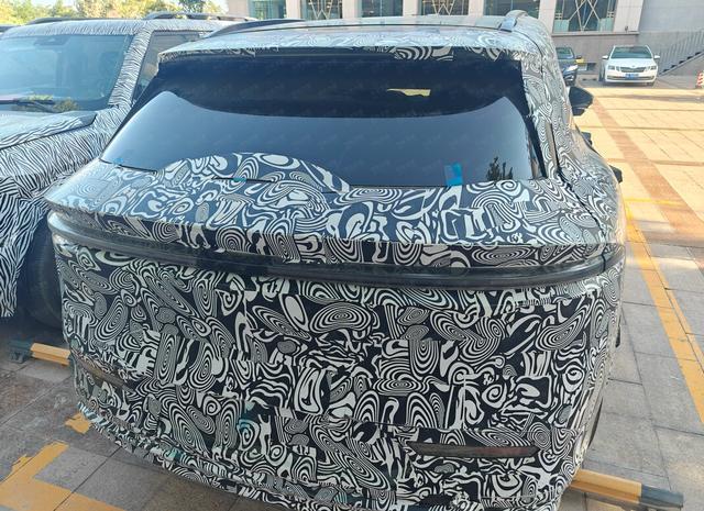 极氪CX1E新谍照！定位中型SUV，续航或超700km，有望成销售主力_凤凰网