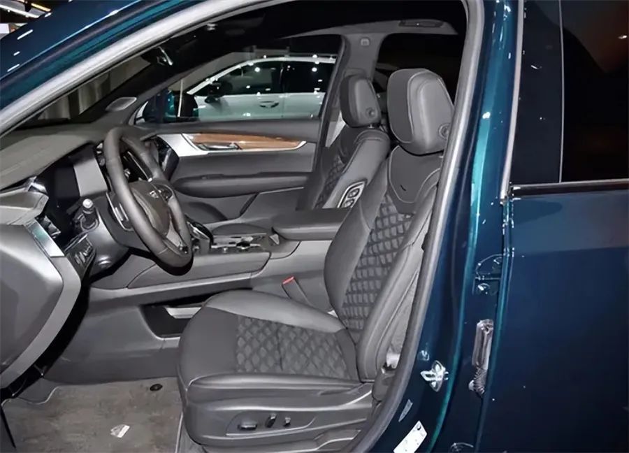 全系直降10万 新凯迪拉克XT6二排大升级，给BBA上点强度？_凤凰网