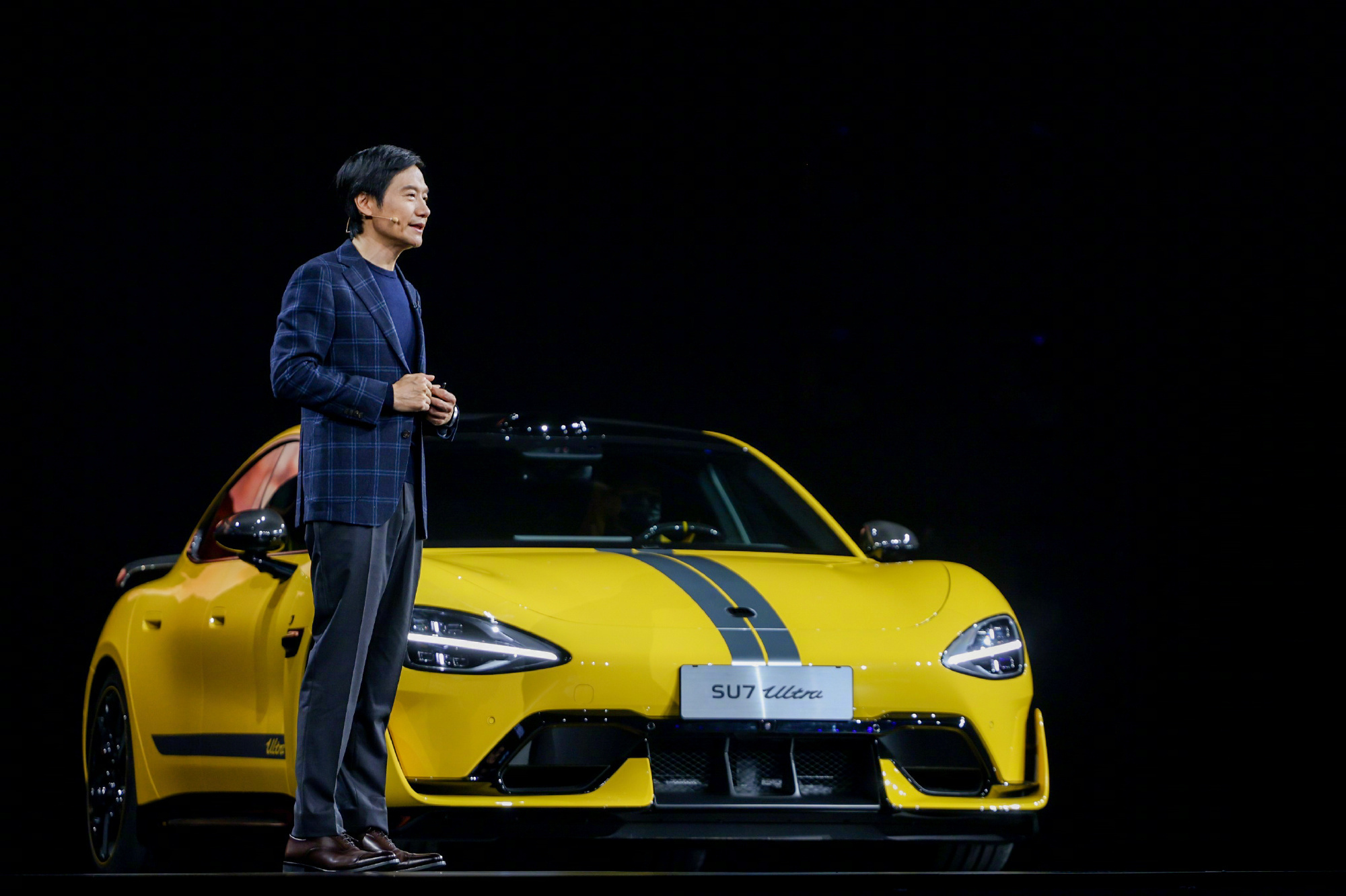 小米“迟到的直播”：雷军回忆纽北往事，SU7 Ultra将亮相广州车展_凤凰网财经_凤凰网