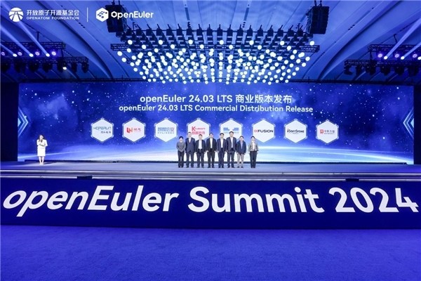 闪耀操作系统大会，润和软件首个基于openEuler的AI原生操作系统重磅发布_凤凰网