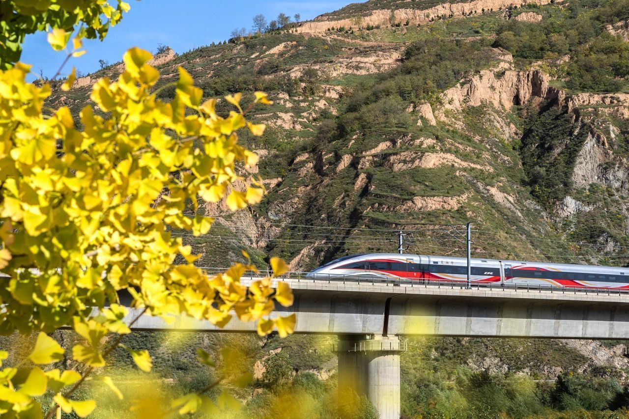 1至10月全国铁路发送旅客37.1亿人次 再创历史同期新高_凤凰网