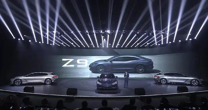 33.98万起！能圆规掉头，易三方加持的腾势Z9GT真比帕美强？_凤凰网