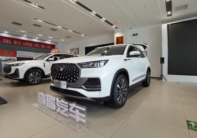 实拍丨瑞虎8PLUS冠军版为何是家用SUV的最佳之选，我来给你答案__凤凰网