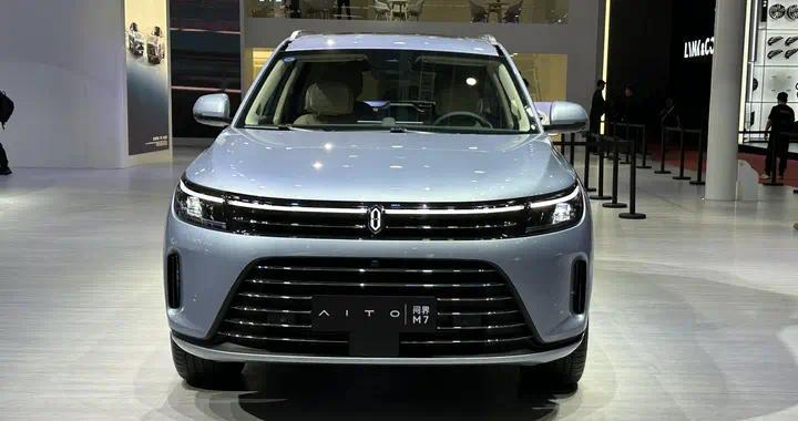 红极一时的问界M7，悄然开始走下坡路了？_凤凰网