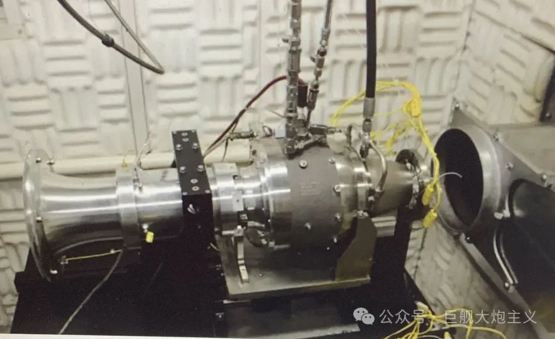 制导炸弹领域要变天了，法国的“锤子”火箭辅助动力炸弹有何能耐？与美国的PJDAM喷气动力炸弹相比又如何？_凤凰网