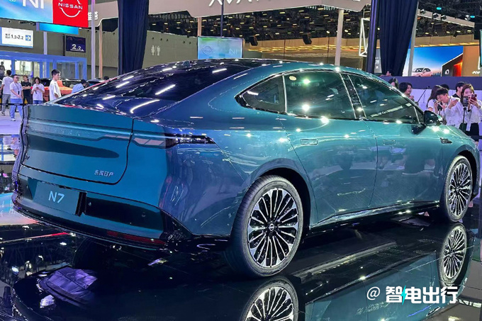 日产新纯电轿车N7首发！搭高通8295P芯片 PK比亚迪汉_凤凰网