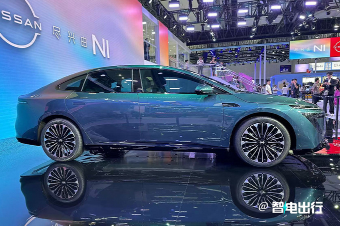 日产新纯电轿车N7首发！搭高通8295P芯片 PK比亚迪汉_凤凰网