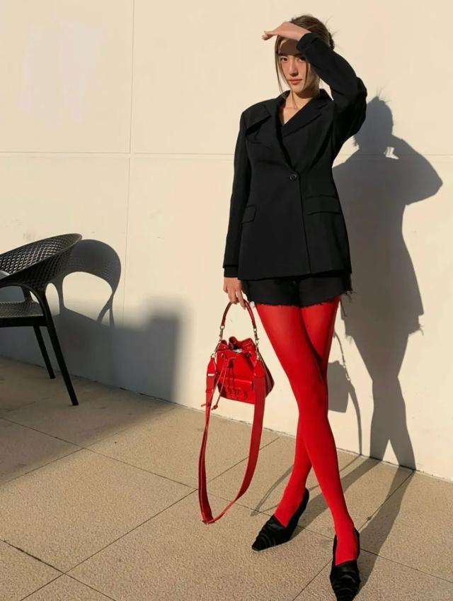 丝袜的时髦穿搭公式_凤凰网