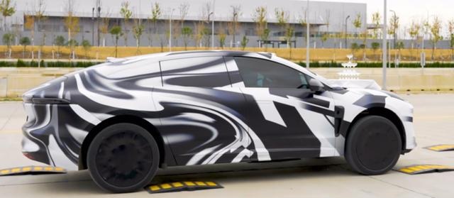 悬架自己动，比云辇还厉害？蔚来ET9主动悬架测试_凤凰网汽车_凤凰网