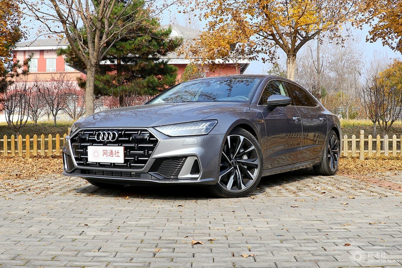 奥迪A7L销量爆发，上汽奥迪2023年做对了什么_凤凰网汽车_凤凰网