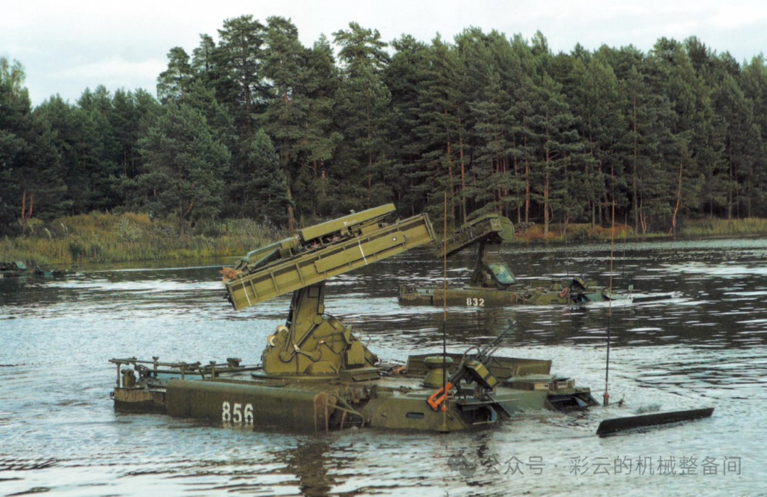 完善版“大号单兵弹”——极简介绍战雷神器，俄乌战场还在用的9K35“箭-10”地空导弹_凤凰网历史_凤凰网