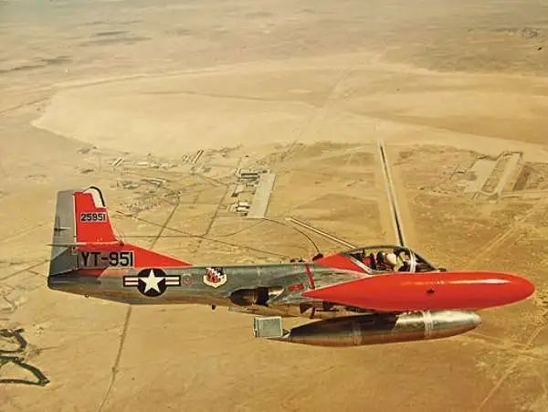 1273. 遮天蜻蜓——A-37“蜻蜓”攻击机越战二三事_凤凰网