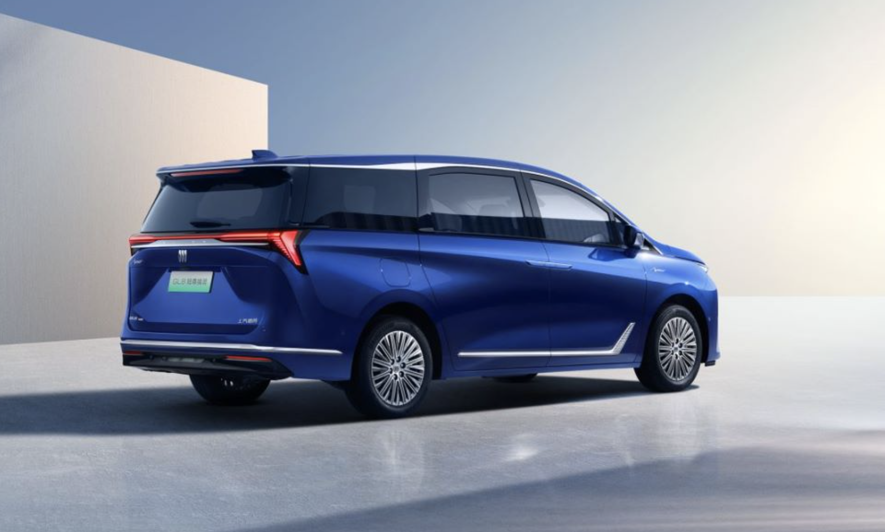 全新GL8陆尊PHEV开启交付 售价35.99万元起_凤凰网汽车_凤凰网