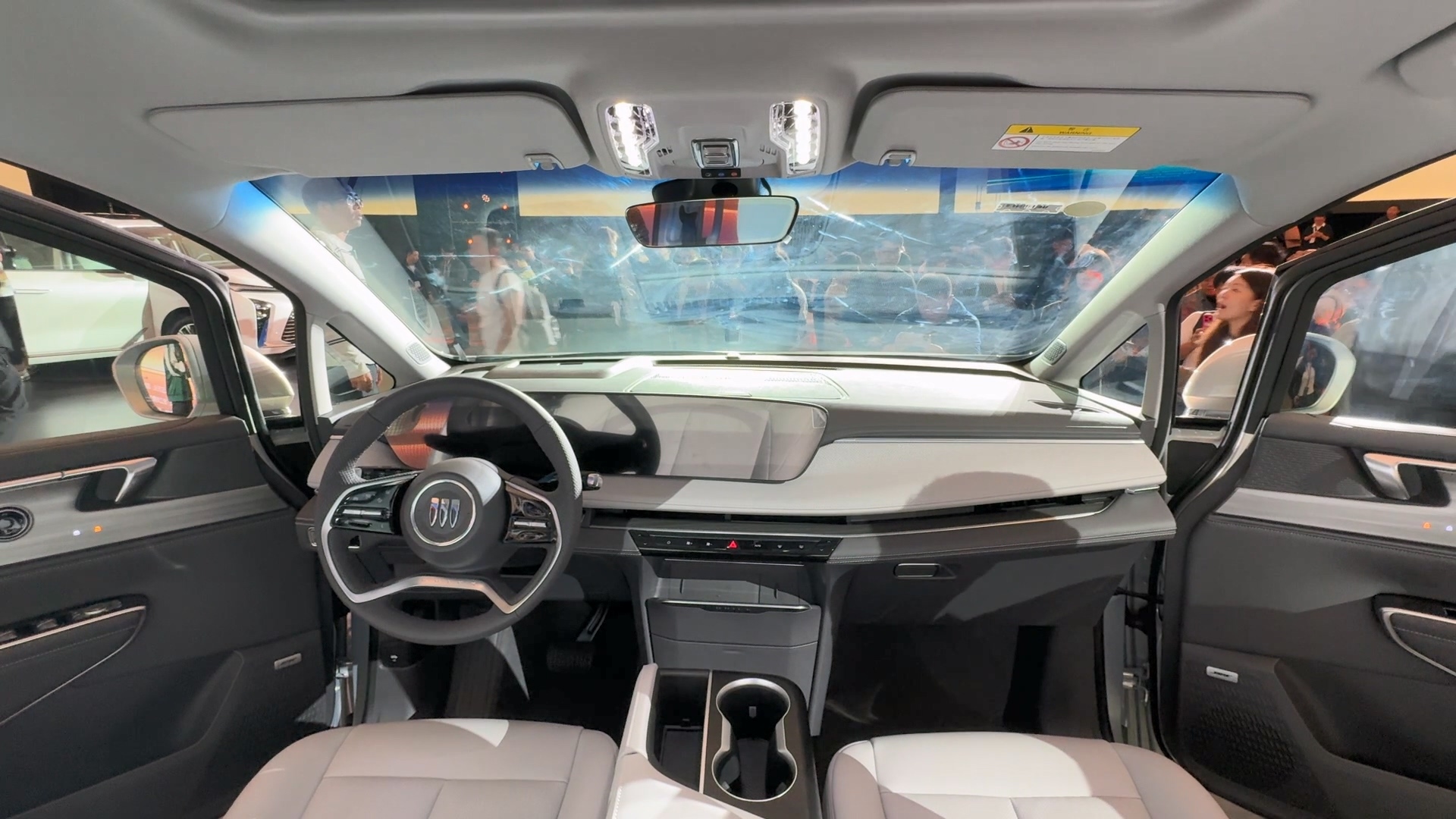 新车看点 | 不到27万元起售，别克全新GL8陆尊上市_凤凰网资讯_凤凰网