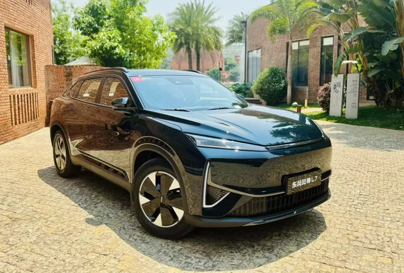 续航518km！体验10万级配置拉满的东风风神L7 EV_凤凰网