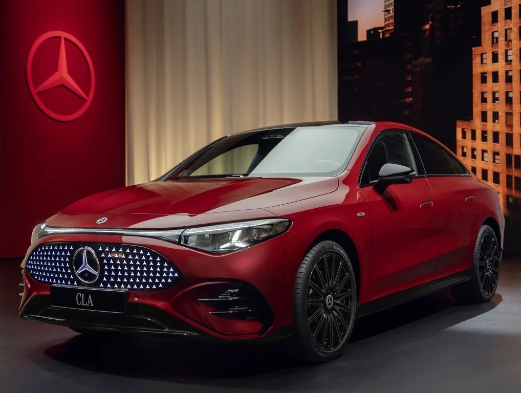 BBA轿跑爆发！全新CLA发布，奥迪A5L下月上市，还带华为智驾？_凤凰网