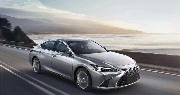 燃油党的胜利，现在20万都能买到ES和CT5了？_凤凰网