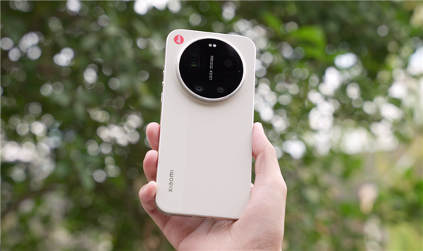 联名徕卡三年后 小米造了一台“不像小米”的手机_凤凰网