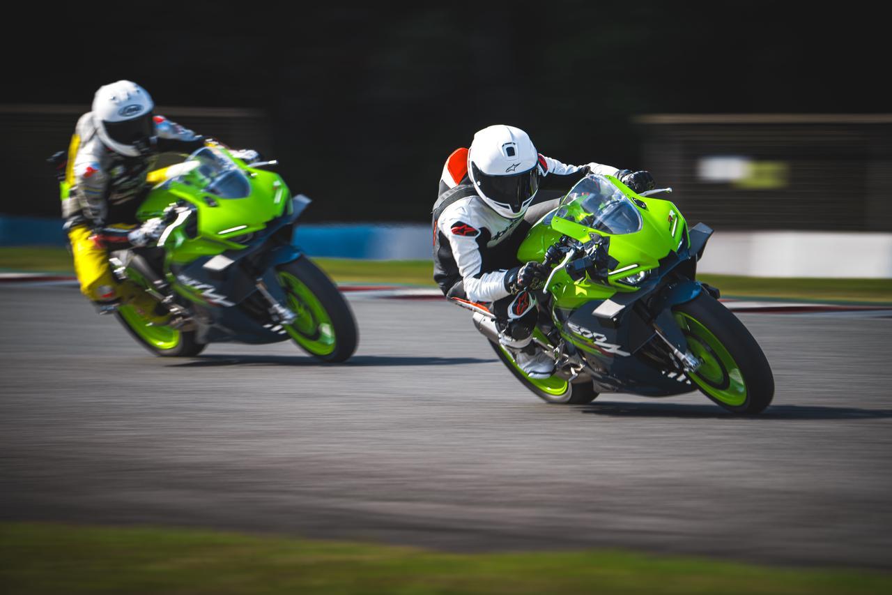 张雪机车500RR 全球首发：以赛道基因重新定义高性能机车_凤凰网区域_凤凰网