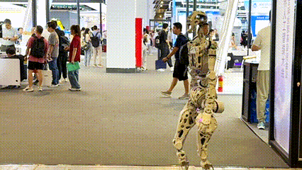 PNDbotics在2025 WAIC世界人工智能大会上大放异彩，Adam与Adam-U备受瞩目_凤凰网