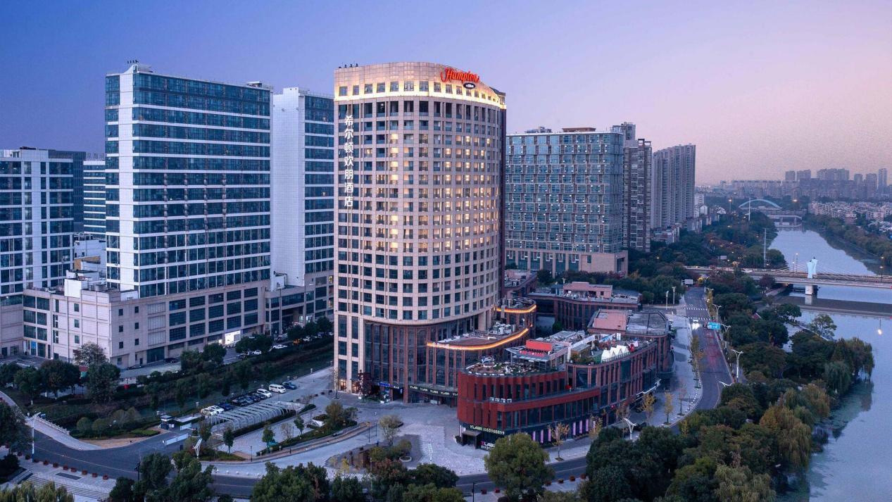 国际一线高端品牌Rikett丽杰：以PVF₂特性面材工艺服务高端建筑项目_凤凰网区域_凤凰网