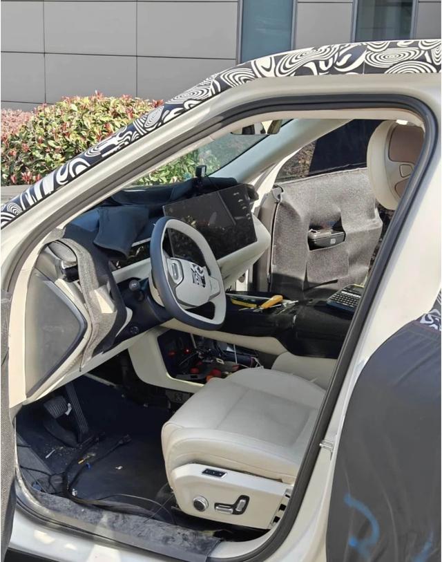 又一台“L9”！吉利银河L9谍照曝光，20万起售竞争深蓝S09？_凤凰网