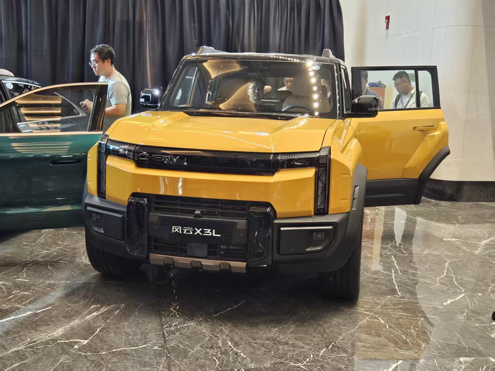 奇瑞风云X3L实车亮相 搭载1.5T增程动力_凤凰网