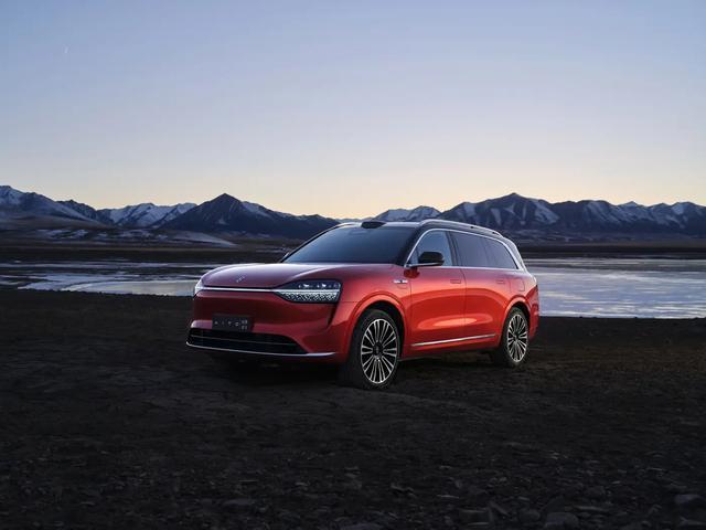 小米发布首批SU7 Ultra车主画像，BBA天都塌了，年轻人真不惯着_凤凰网