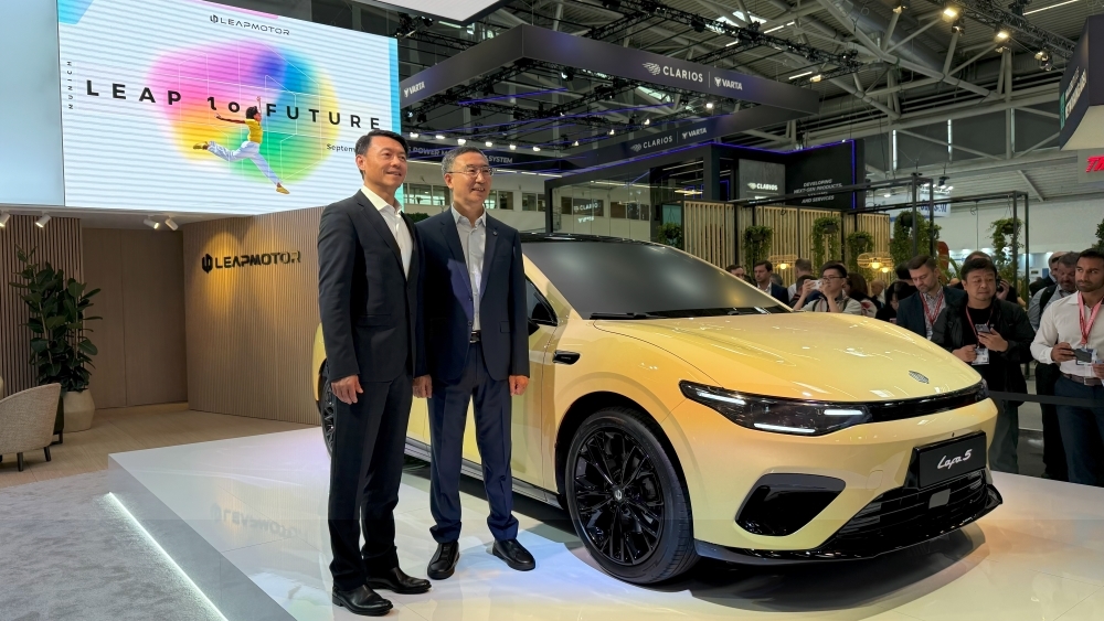 年轻人的“拉风”车！零跑Lafa5慕尼黑首秀启动盲定，国内Q4发，车东西现场见证_凤凰网