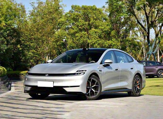 预售11.99万起，长安启源A06开启预定！800V+6C闪充，续航630km_凤凰网