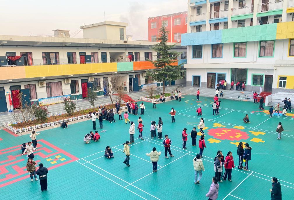 四中全会精神在基层丨“小而弱”蝶变“精而优”——伏牛山深处的村小之变_凤凰网