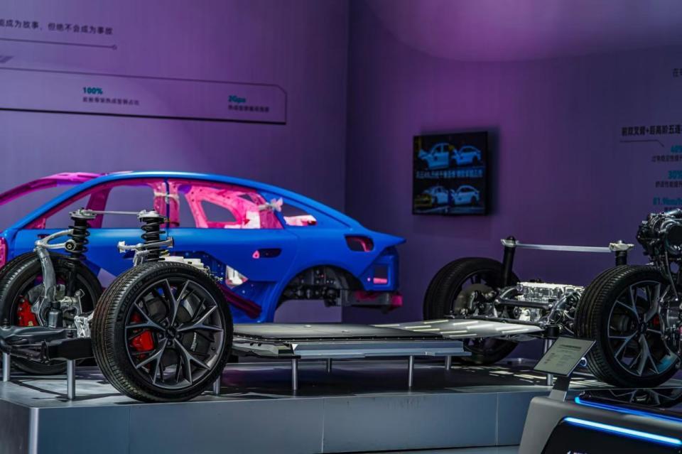 15.99万元起售，全球真C级旗舰，风云A9L正式开启预售_凤凰网