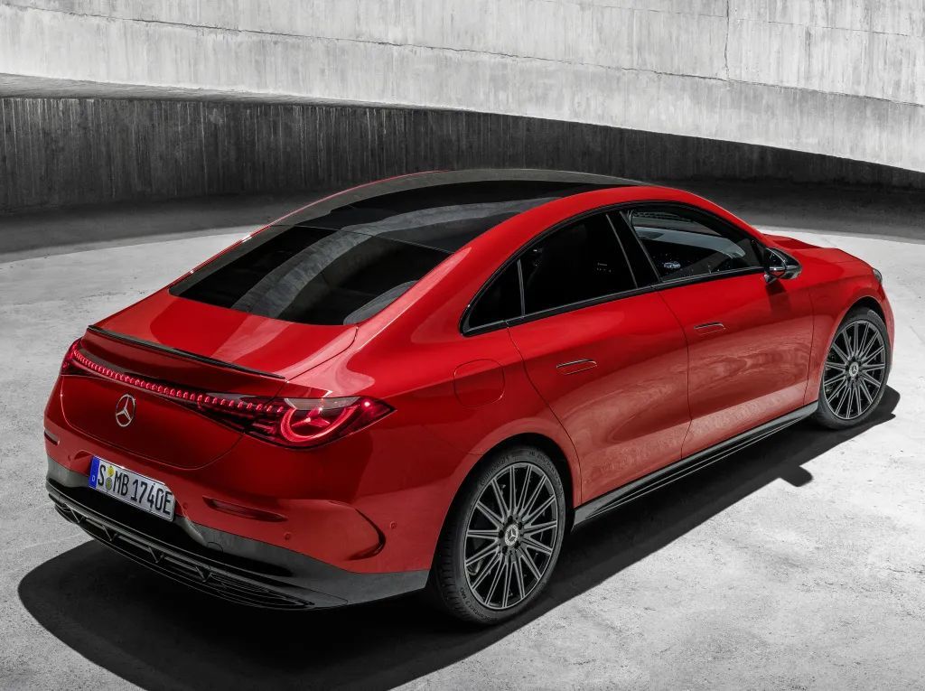 BBA轿跑爆发！全新CLA发布，奥迪A5L下月上市，还带华为智驾？_凤凰网