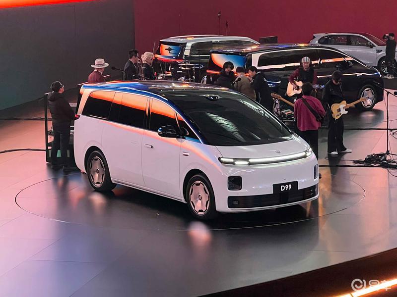 零跑D99正式发布 提供增程/纯电两种动力_凤凰网