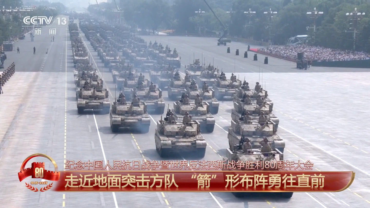 我国自主研制的第三代主战坦克 99B 实弹测试画面首次公开_凤凰网