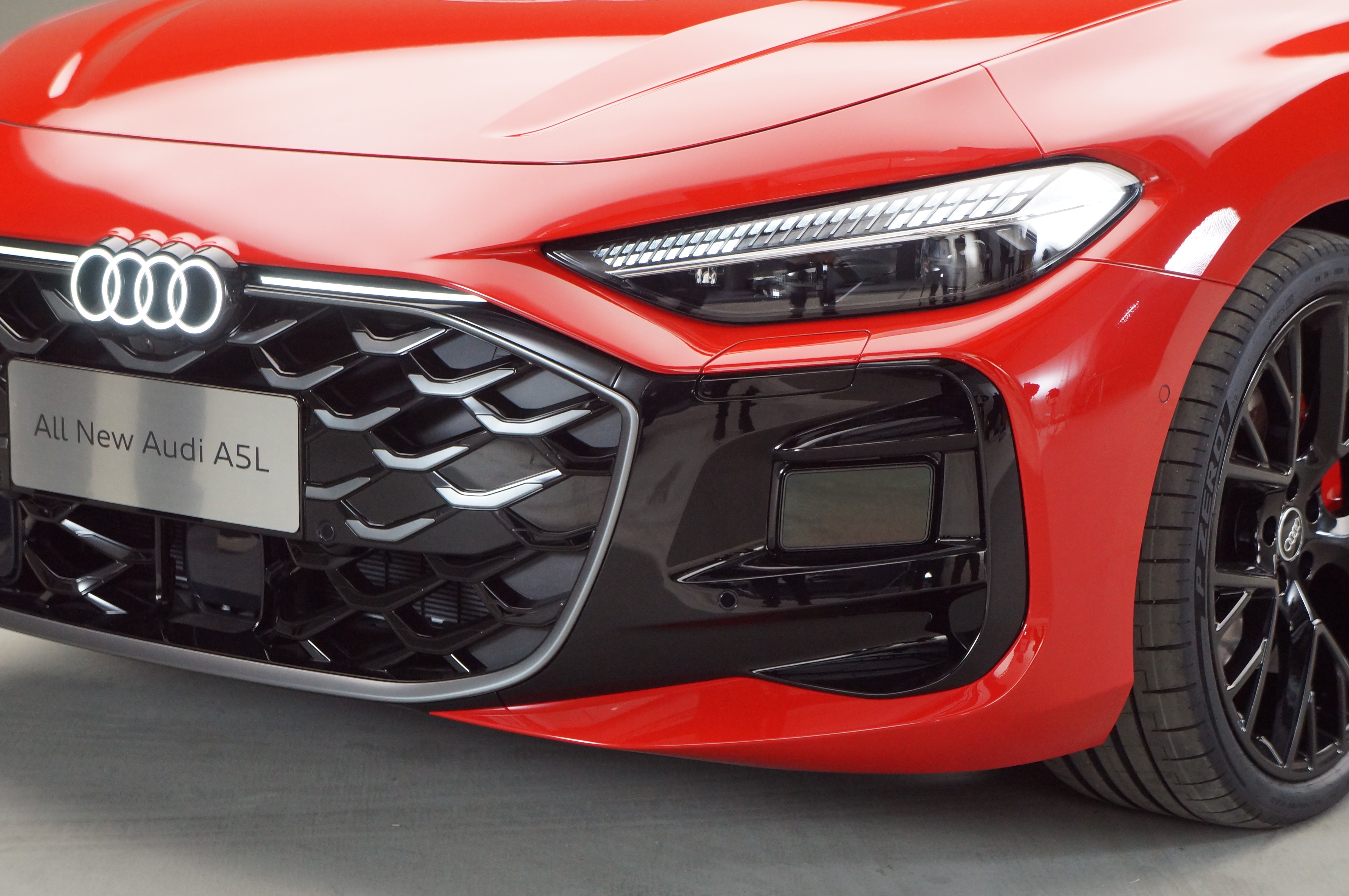 在传承经典中与时俱进 静态体验上汽奥迪A5L_凤凰网汽车_凤凰网