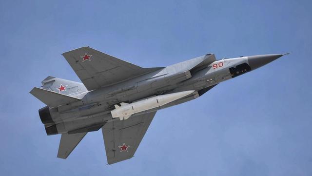 055单挑航母的利器！鹰击-20发射过程公开，更先进鹰击-17已列装_凤凰网