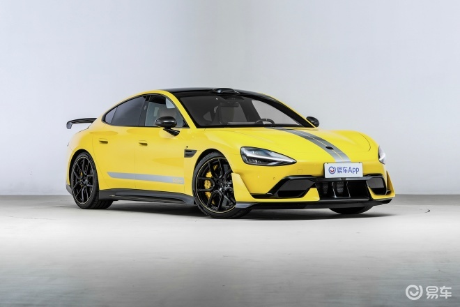 小米SU7 Ultra 2月5日开放静态品鉴 预售价81.49万元_凤凰网