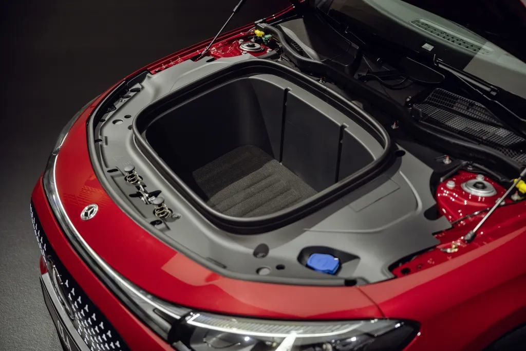 BBA轿跑爆发！全新CLA发布，奥迪A5L下月上市，还带华为智驾？_凤凰网