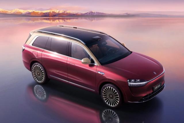 从销量冠军到技术革新，问界M9 2025款上市24小时大定破1.5万_凤凰网