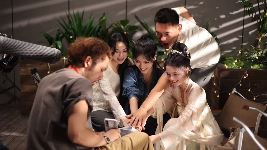 从“最懂政府”到“二次攀峰”，临平借微短剧大会绘就产业新图景__凤凰网