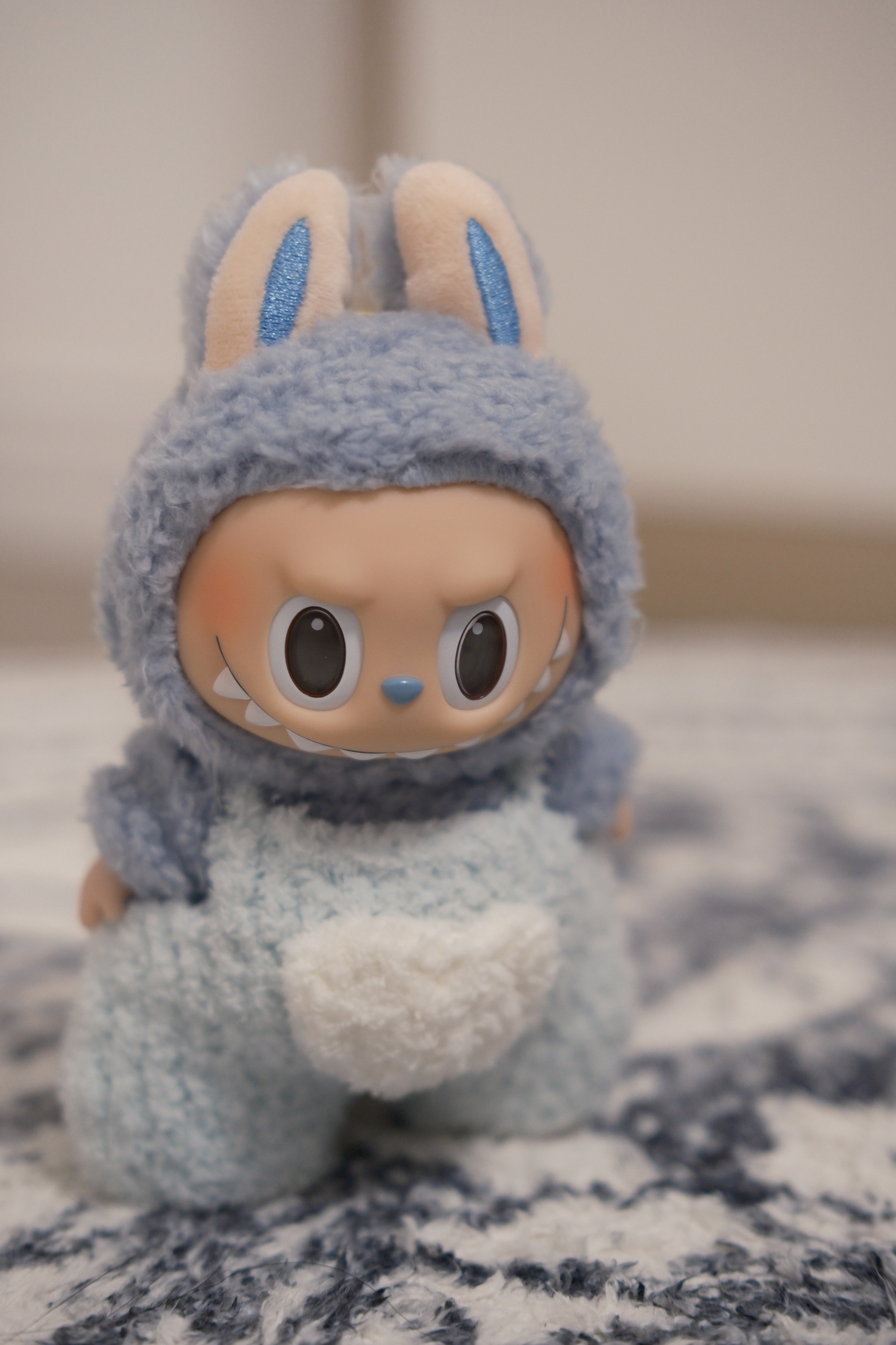 LABUBU身价暴涨一年：原价99元的公仔二手价超2000元，老玩家砸超30万加仓_凤凰网财经_凤凰网